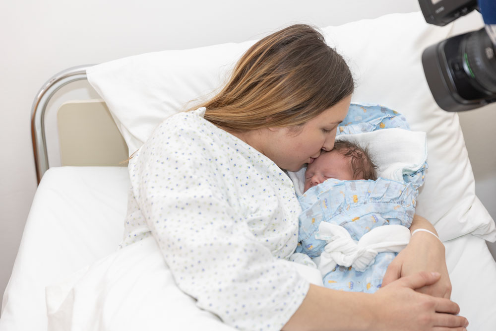 Maleni Martin iz Gospića prva je beba rođena u Ličko-senjskoj županiji ...