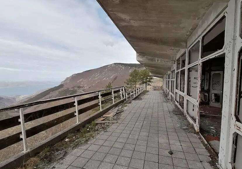 MOTEL VRATNIK Ovaj 50-godišnji objekt sa prekrasnim pogledom čeka svoju ...